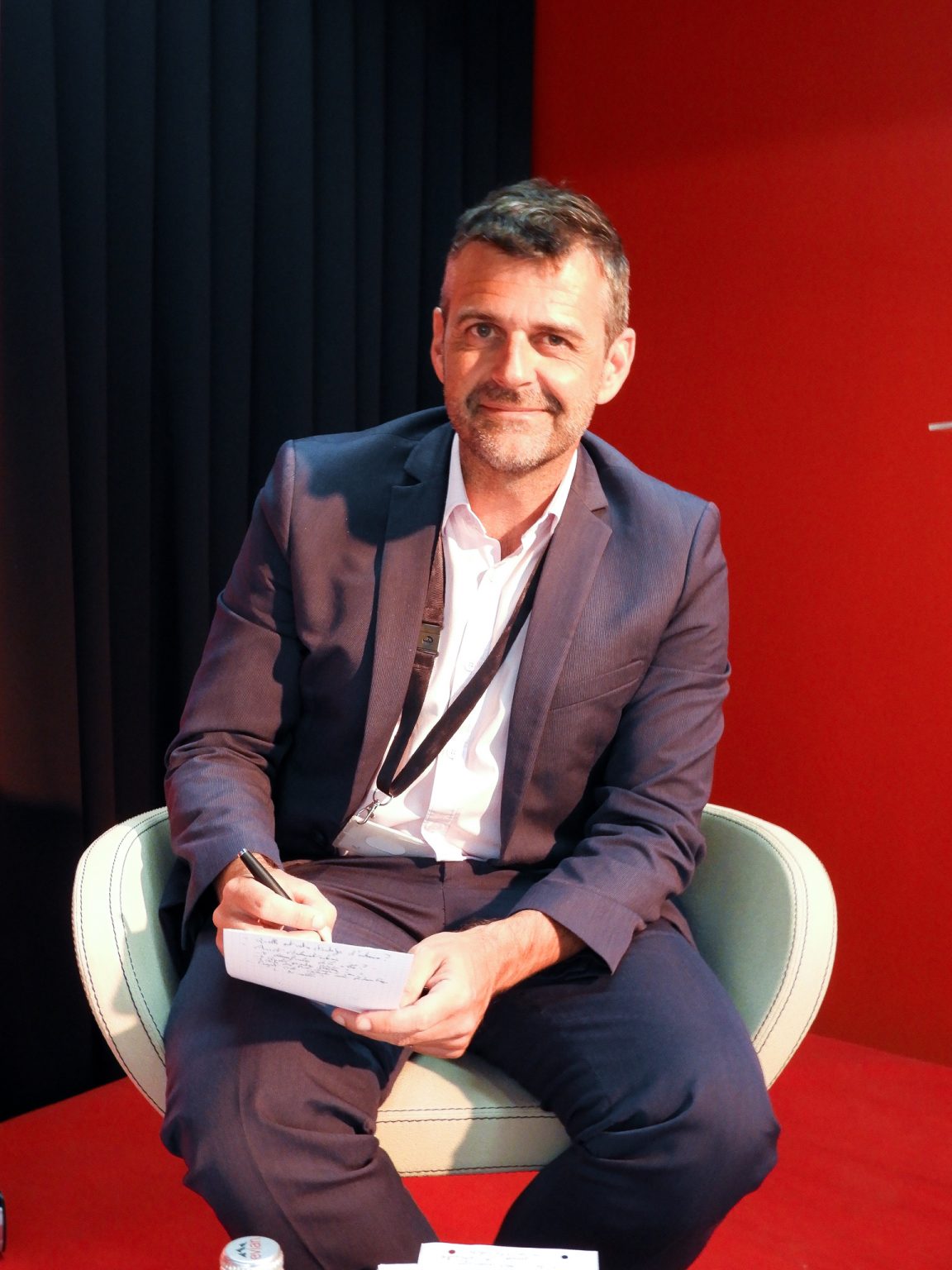 À l'affiche des Indiscrétions de Hubert Vialatte: Pierre Charvet, Studi ...